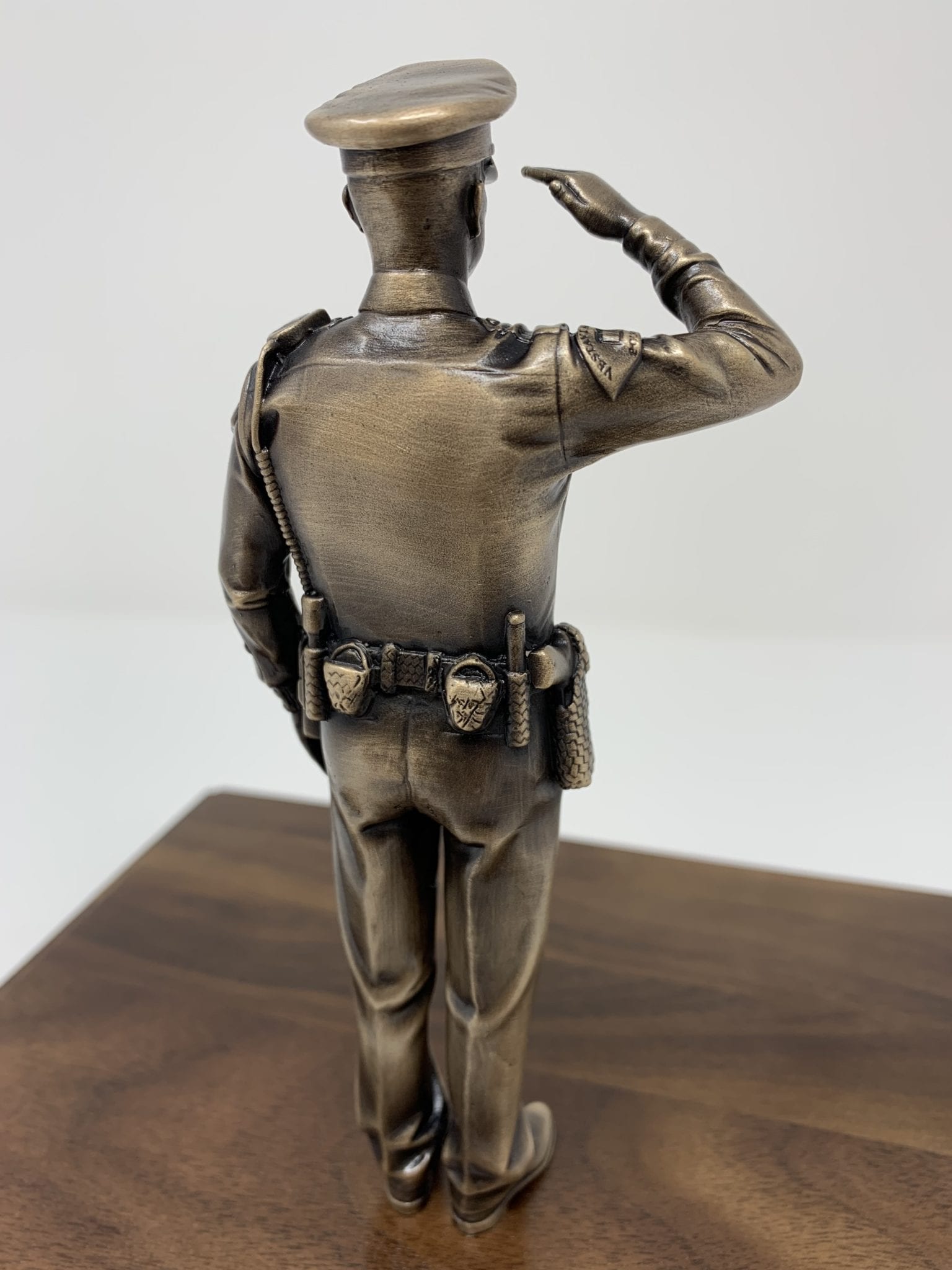 Saluting Officer Statue - Brodin Studio Inc.